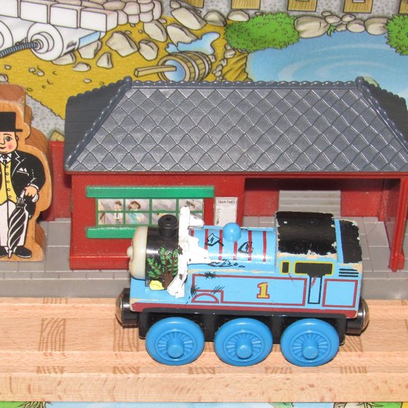 Thomas & Friends | Toys | Thomas Wooden Railway Train Track Engine ...
